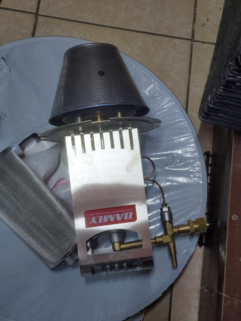 Damly gas brooder - Waingo Farm Equipment